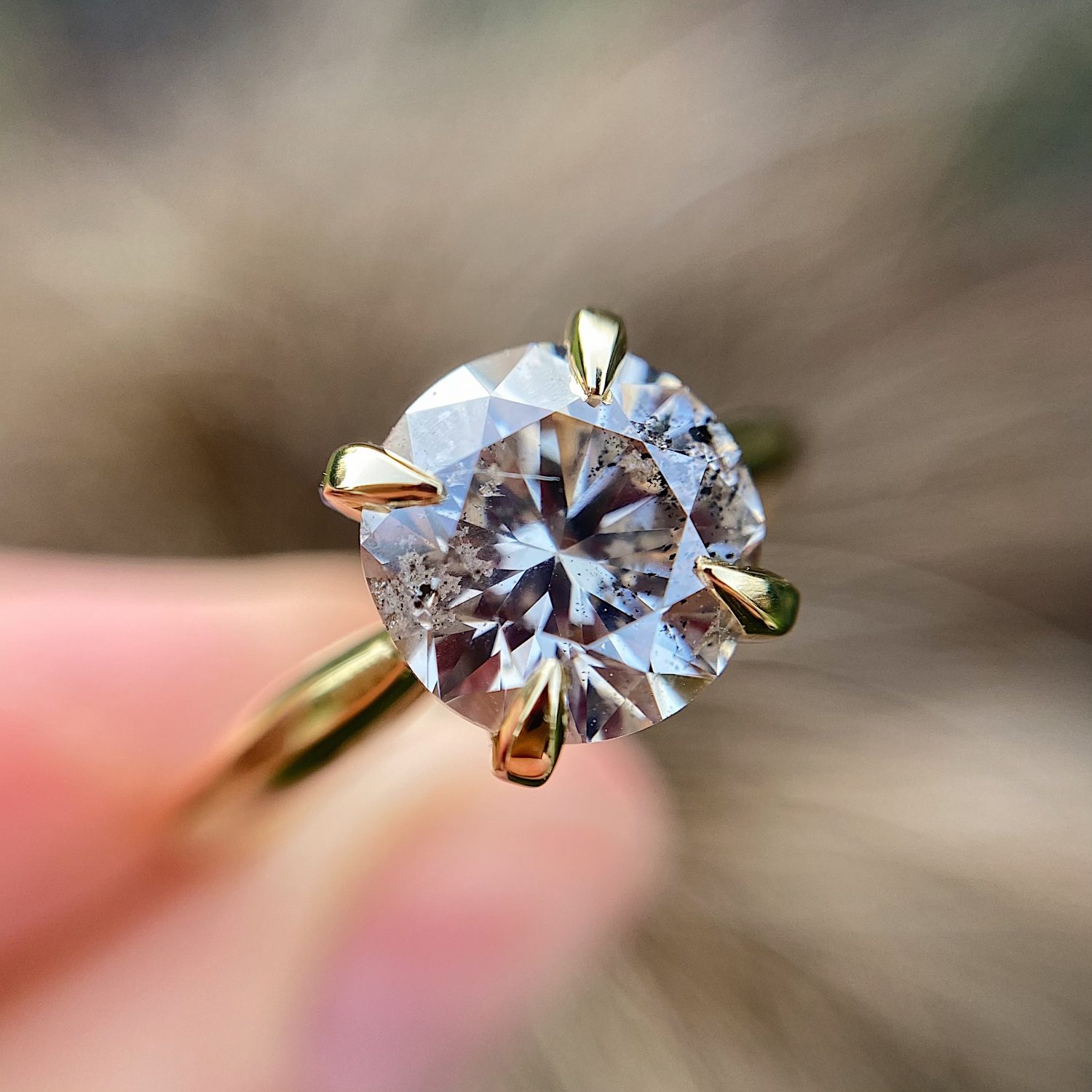 Stellar Champagne diamond and yellow gold engagement ring - Baroque ...