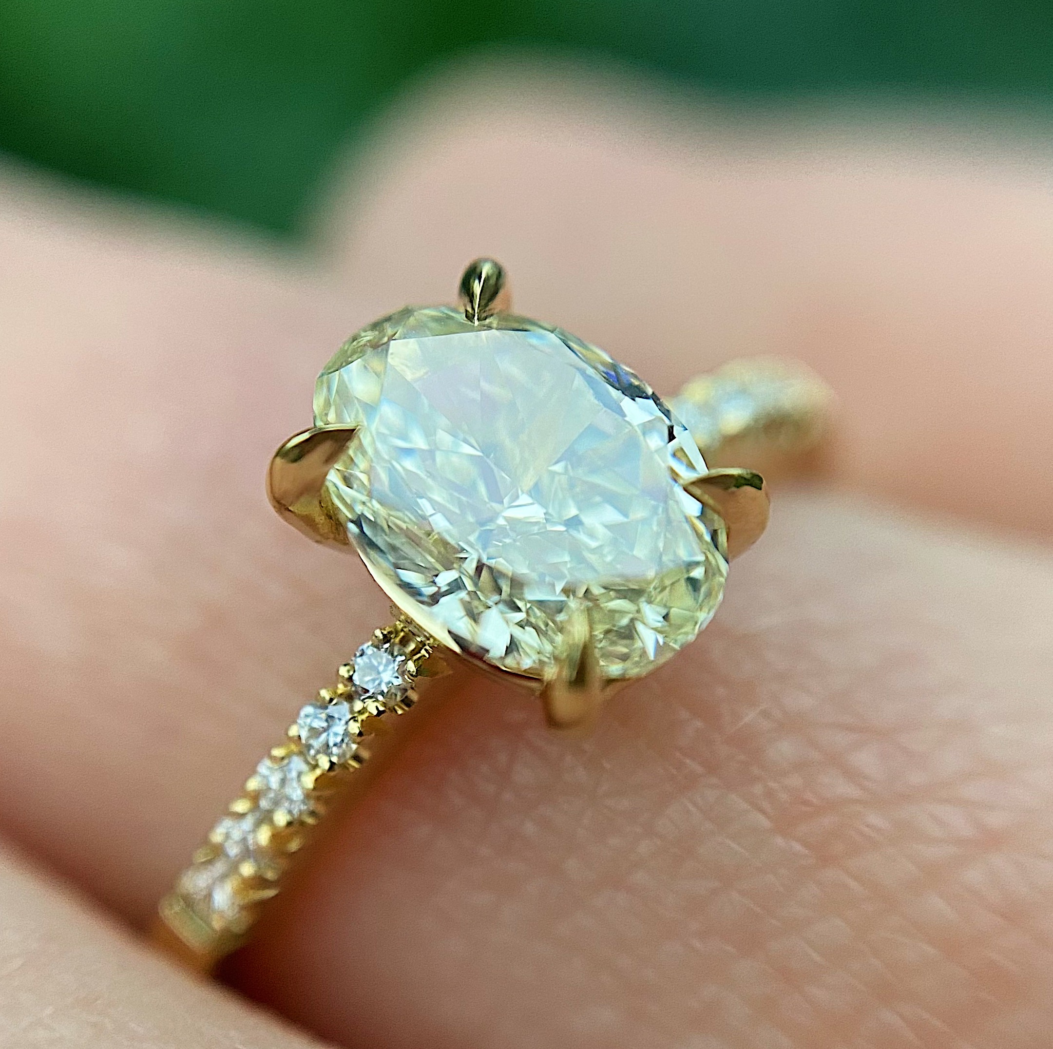 18ct Yellow Gold and Oval Yellow Diamond ring with Diamond Shoulders ...