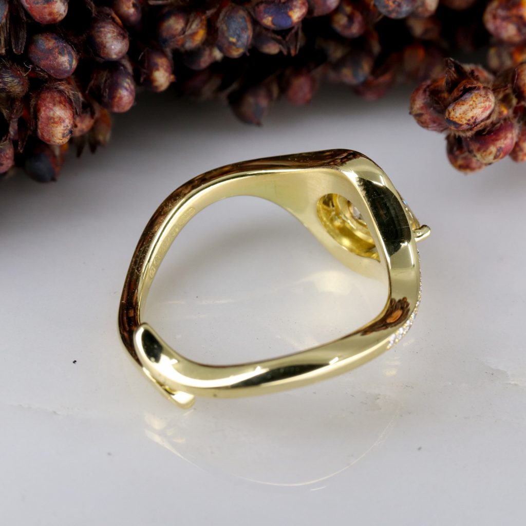 18ct yellow gold pear-shaped yellow diamond Atlantis ring - Baroque ...