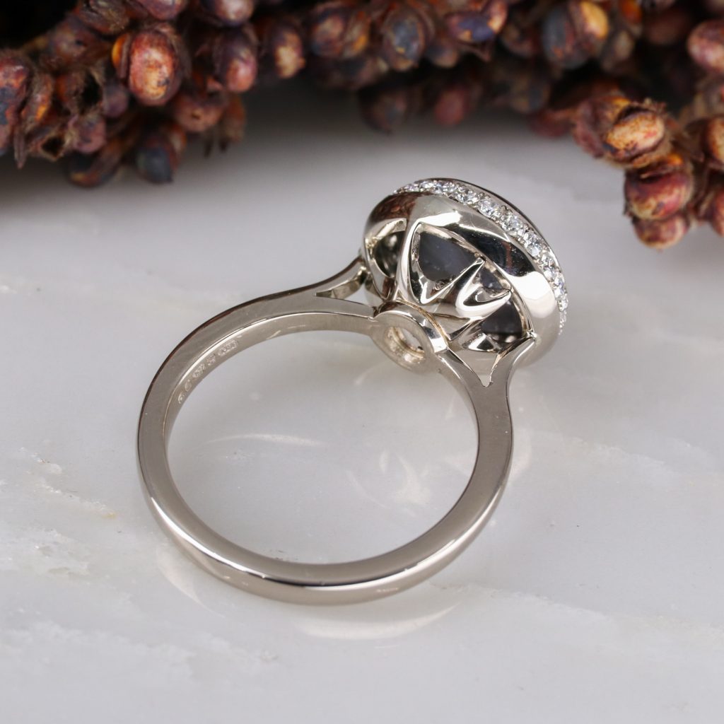 18ct white gold star sapphire ring with white diamond halo - Baroque ...