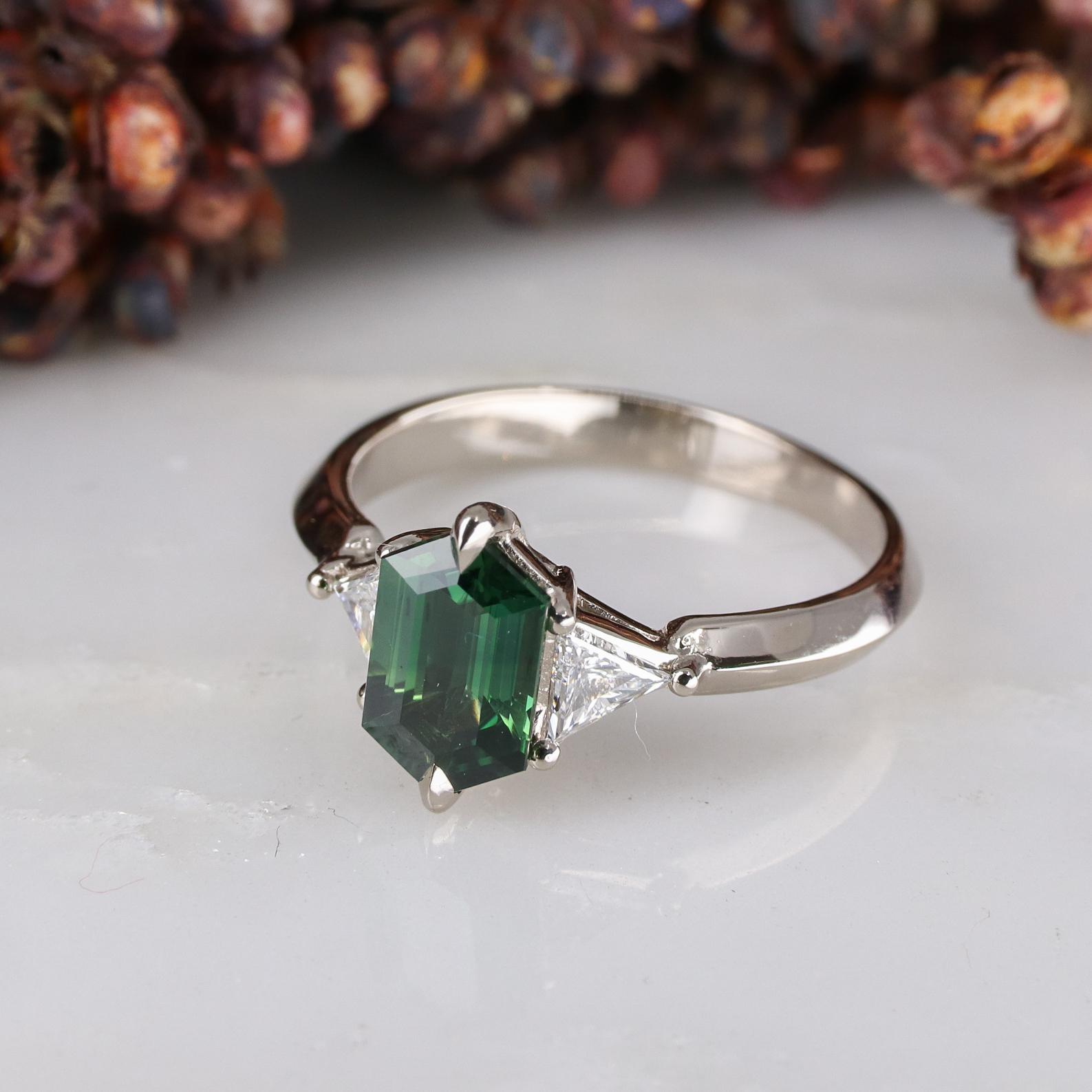 18ct white gold green sapphire hexagon and white diamond trilogy ring ...