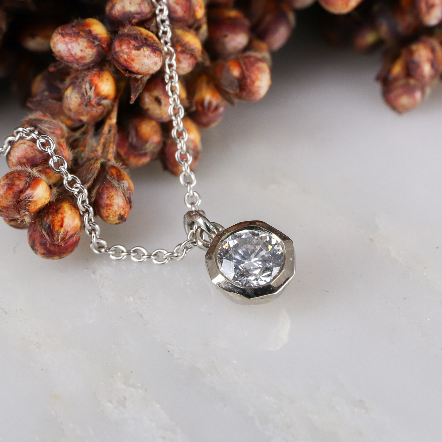 18ct white gold and 0.50ct diamond brighton rocks pendant - Baroque ...